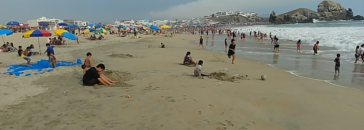Punta Negra Peru - Surfen, Baden, Hohe Wellen und Strandurlaub