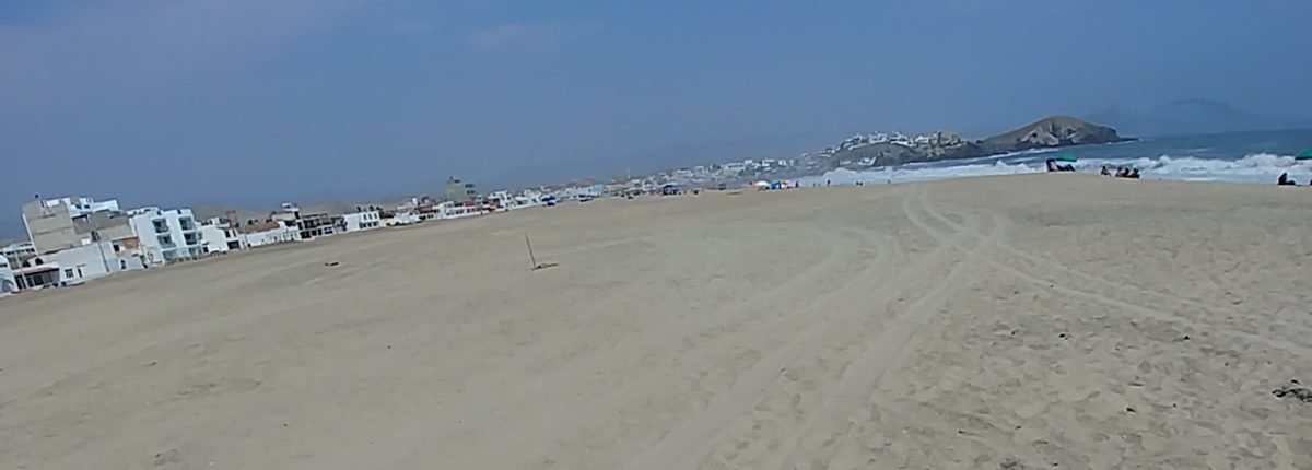 Punta Negra Peru - Surfen, Baden, Hohe Wellen und Strandurlaub