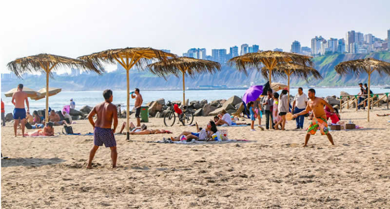 Playa Los Yuyos – Stadtstrand in Barranco (Costa Verde, Lima)