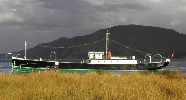 Museumsschiff Yavarí in Puno – Historisches Eisen-Schiff